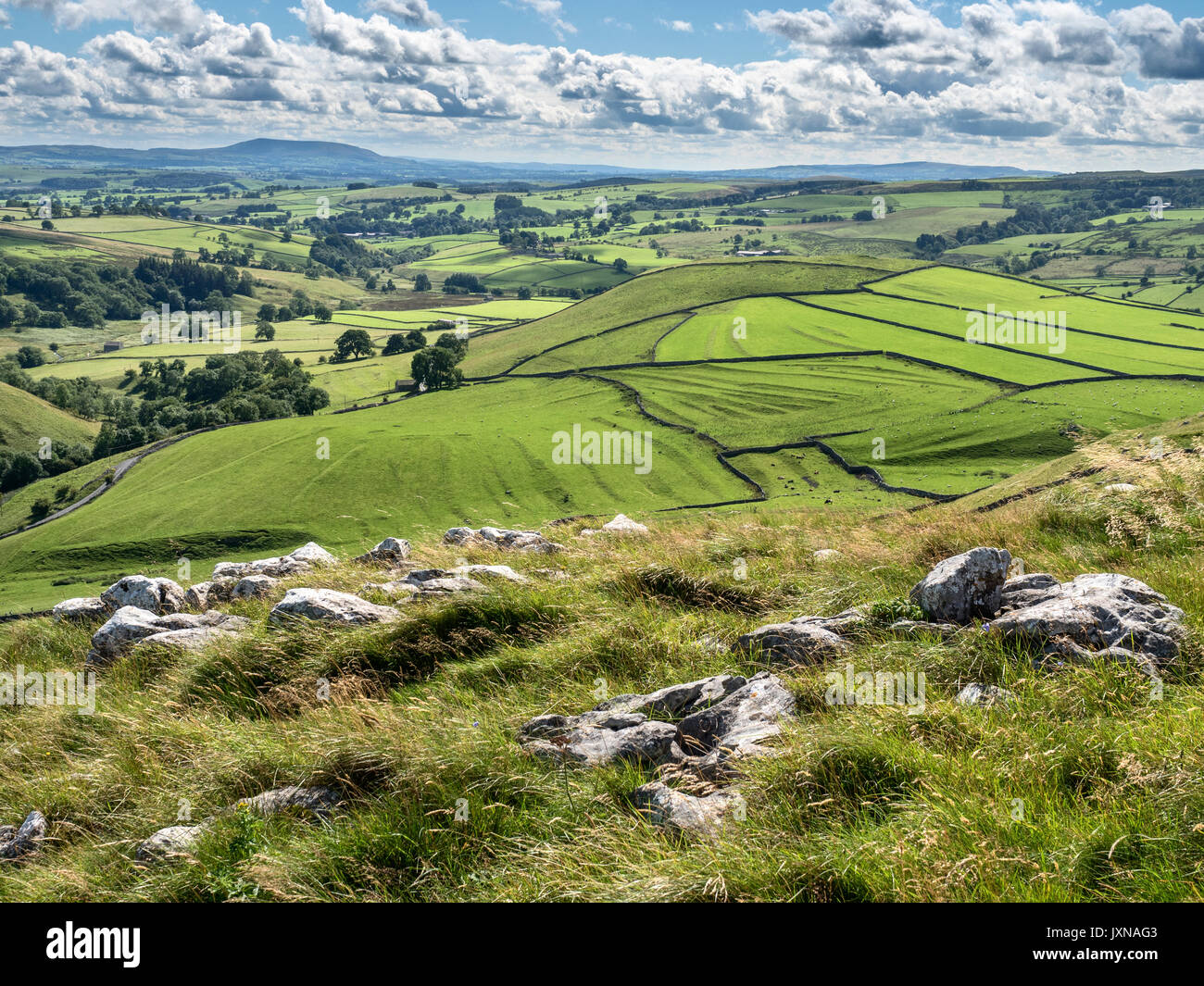 Malhamdale hi-res stock photography and images - Alamy