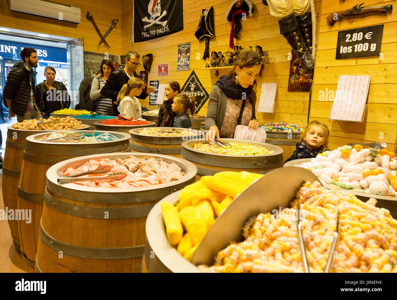 Candy shop interior hi-res stock photography and images - Alamy