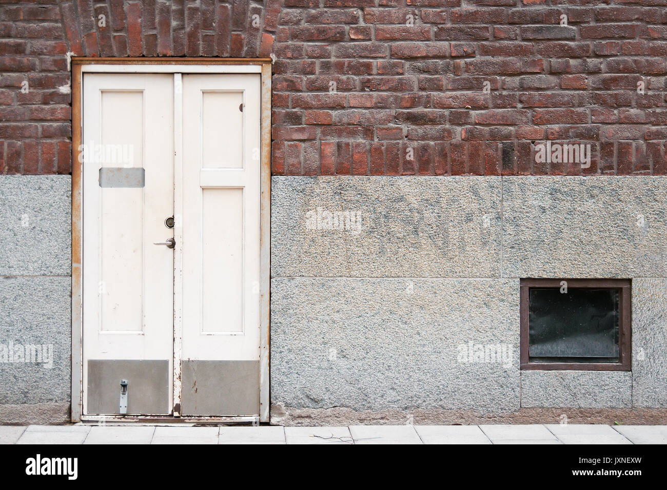 Wall, door, bricks Stock Photo - Alamy