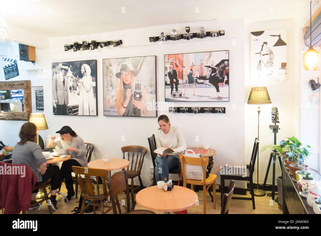 Camera museum hi-res stock photography and images - Alamy