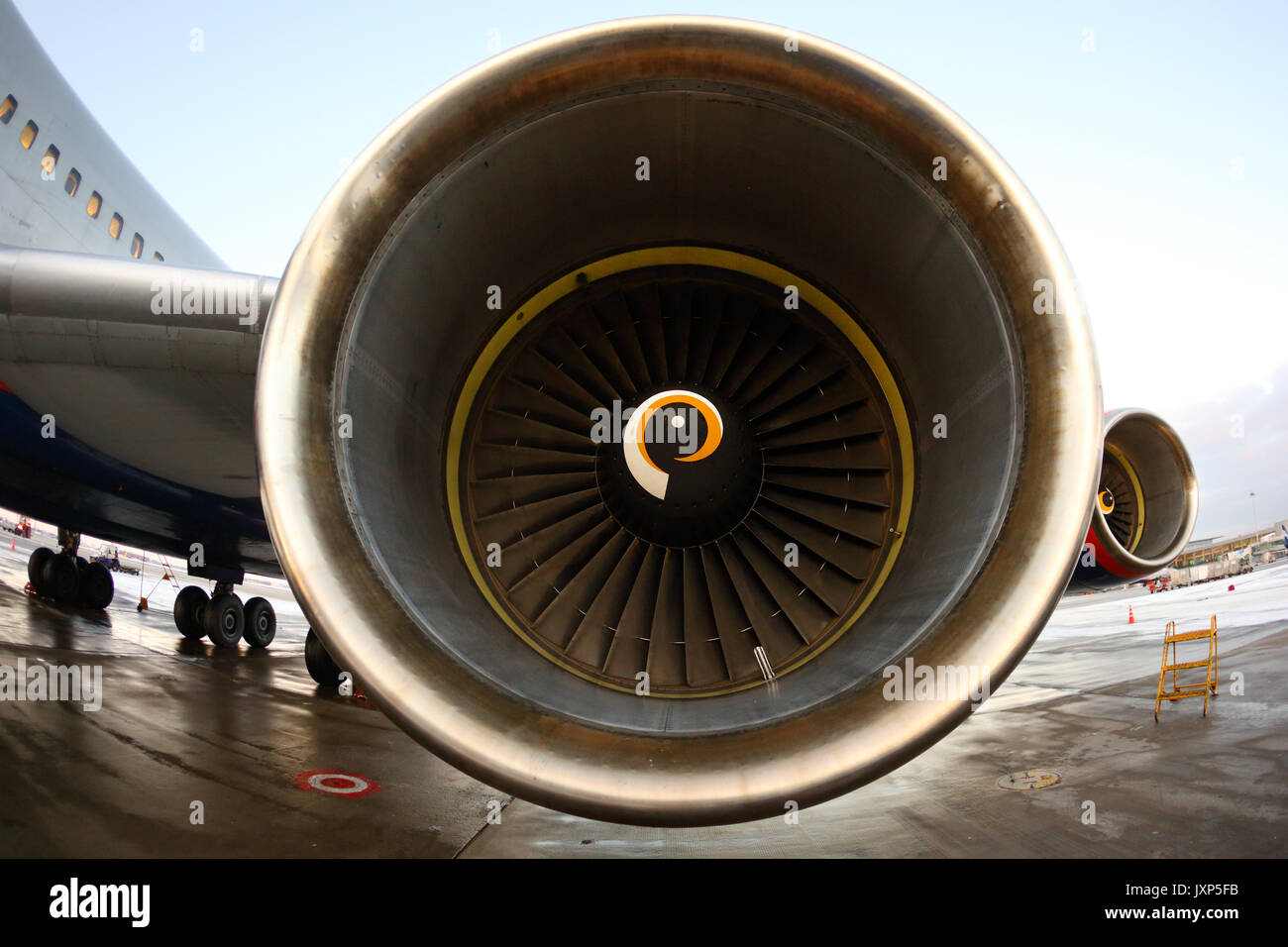 Ps 90 engine hi-res stock photography and images - Alamy