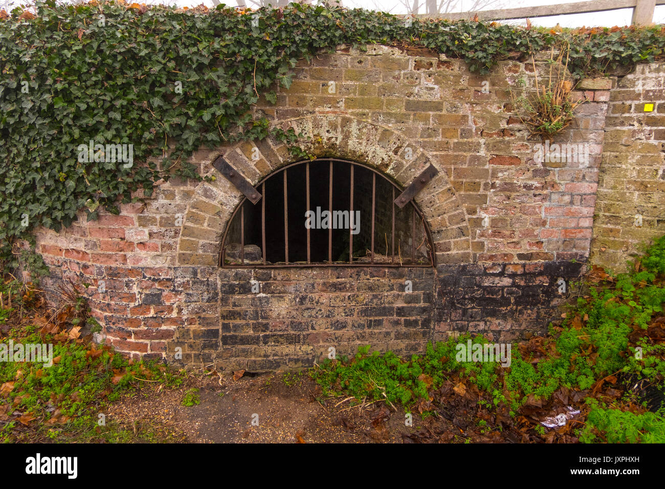 Arc grill hi-res stock photography and images - Alamy