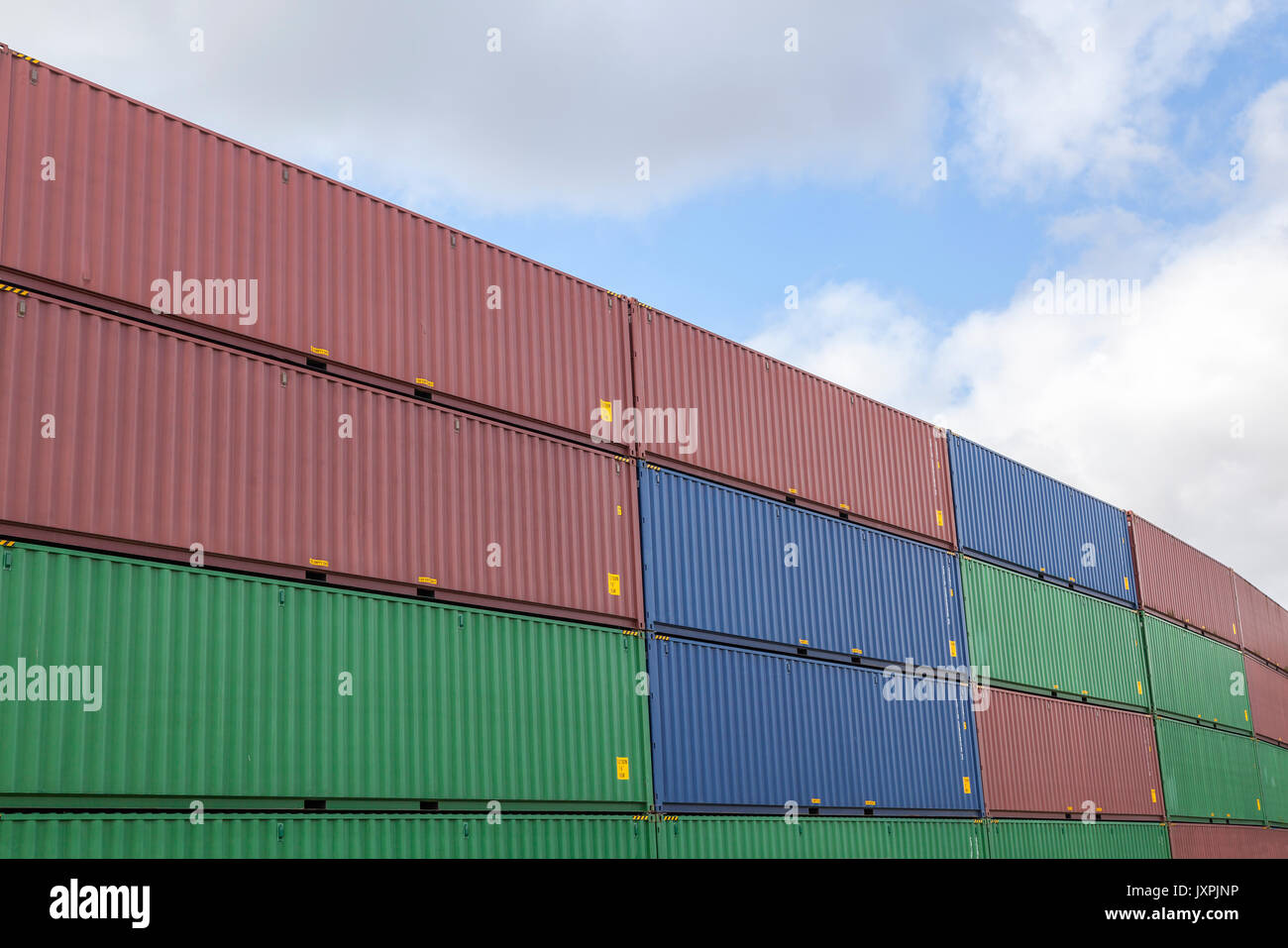 Containerstapel hi-res stock photography and images - Alamy