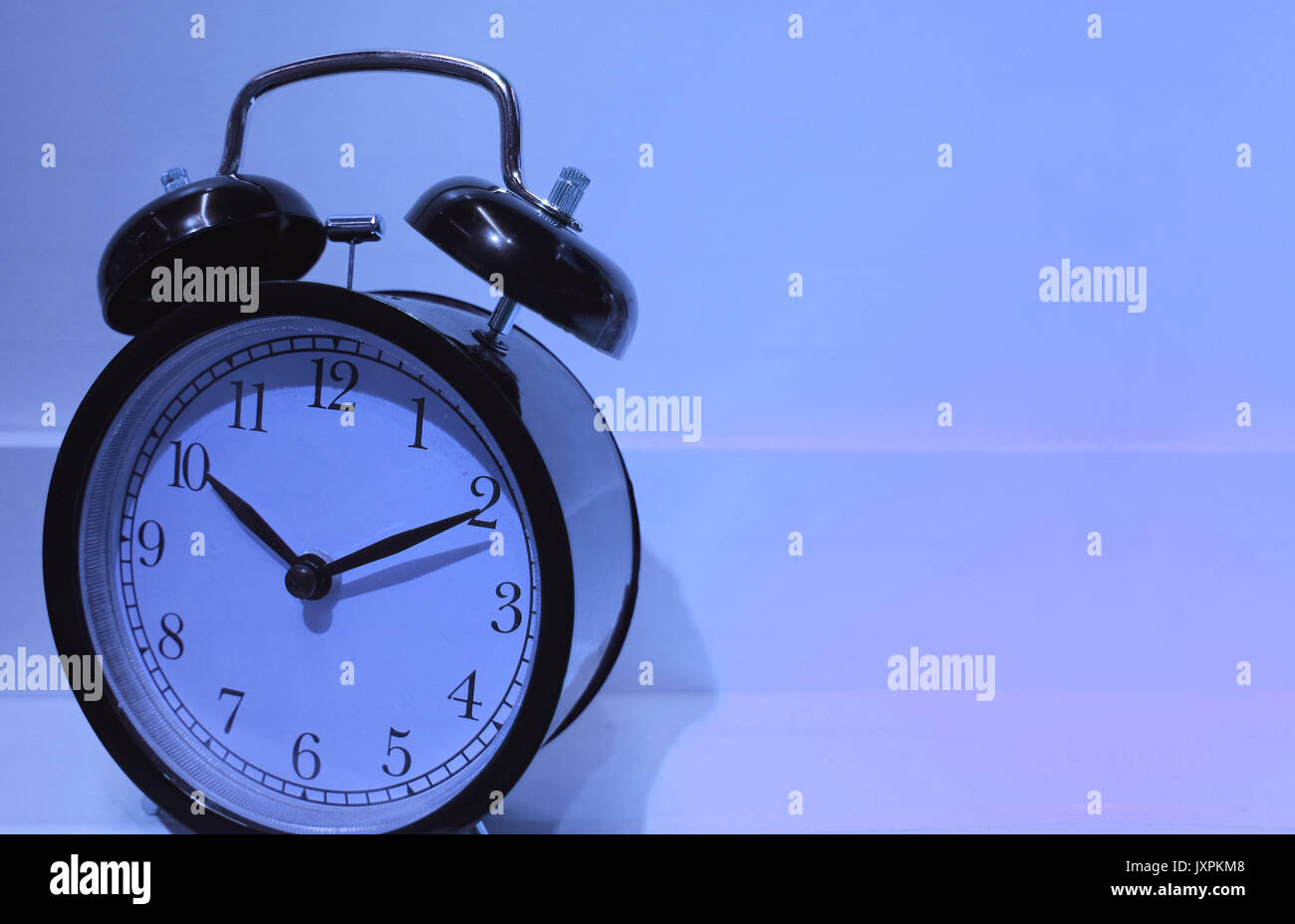 It's time to bed! Retro alarm clock pointing at ten o'clock, with free ... It's time to bed! Retro alarm clock pointing at ten o'clock, with free ...