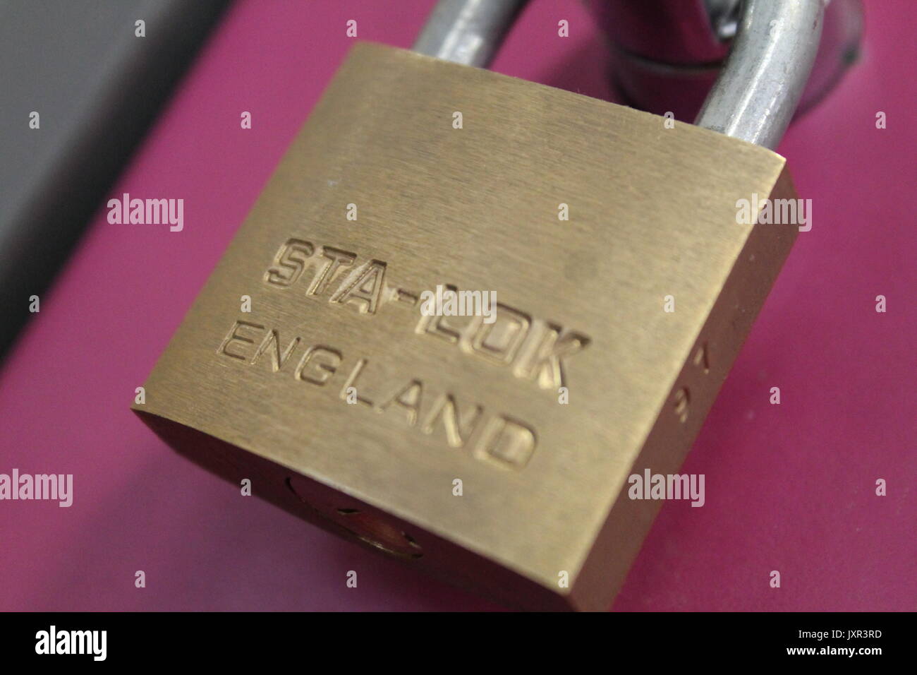 Pad lock close up hi-res stock photography and images - Alamy