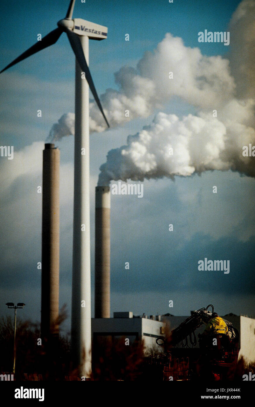 Hydroelectric power station ireland hi-res stock photography and images ...