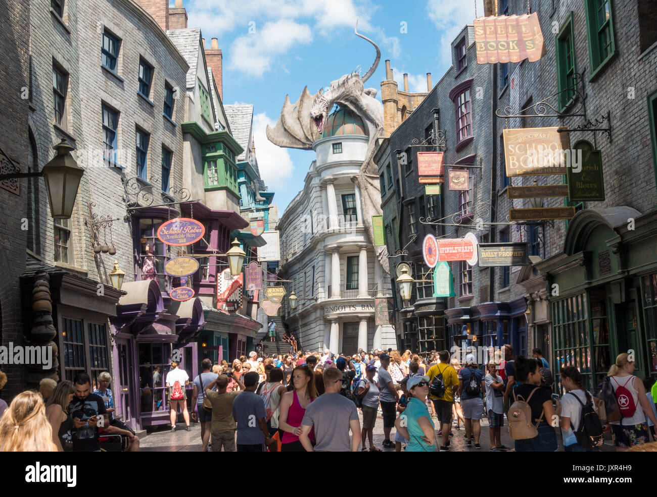 Universal studios gringotts bank High Resolution Stock Photography and ...