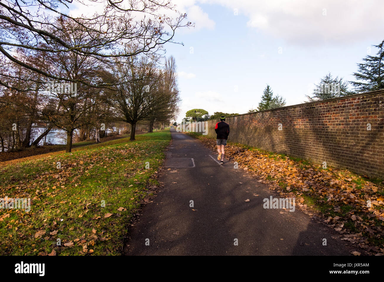 Hampton palace walls hi-res stock photography and images - Alamy