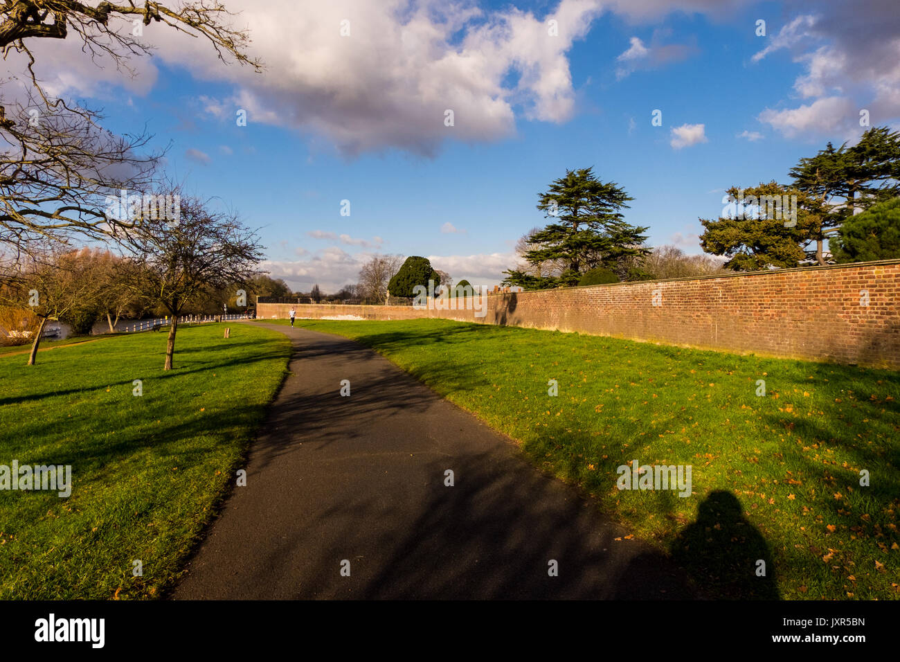 Hampton palace walls hi-res stock photography and images - Alamy