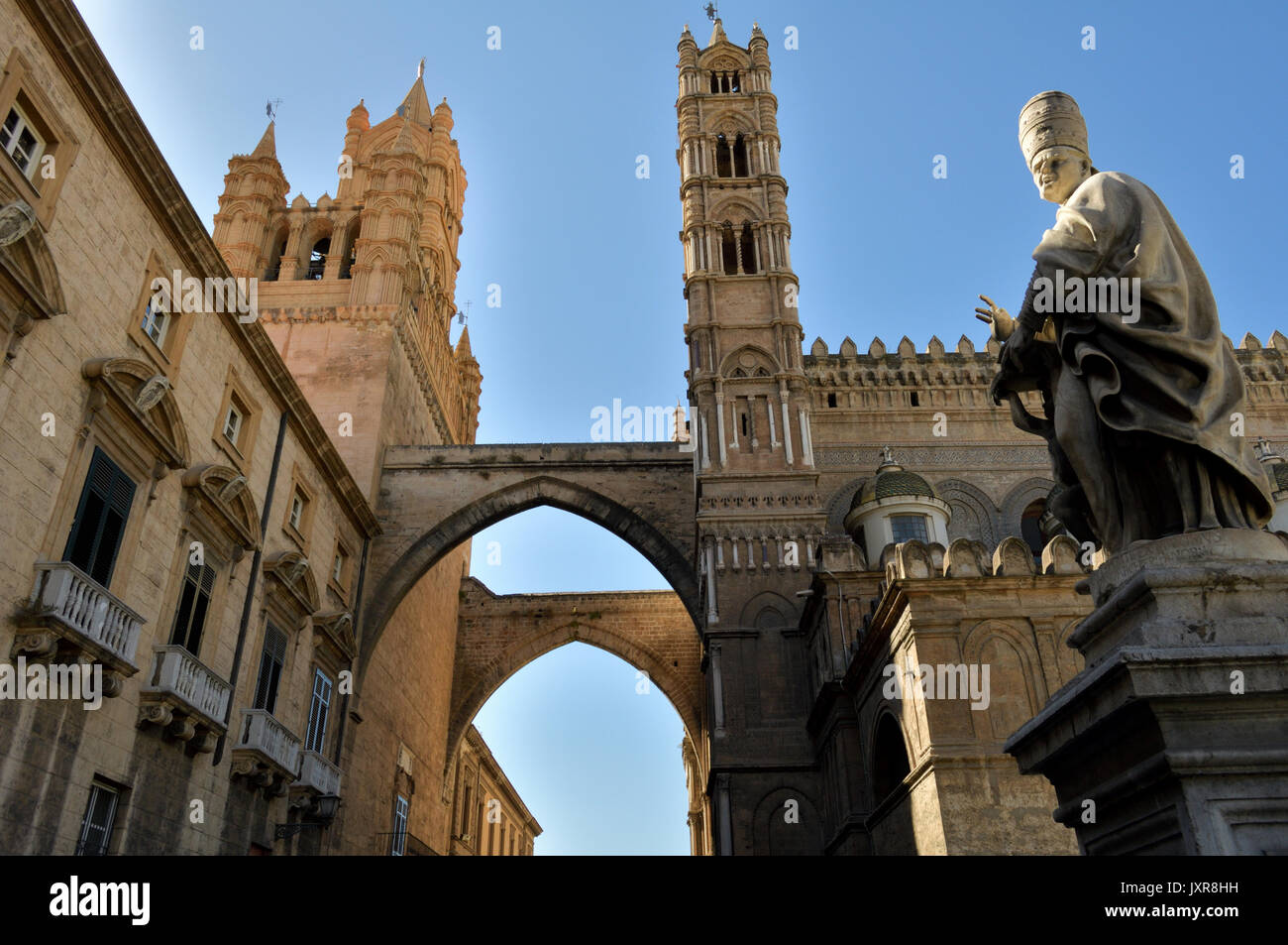 Palermo cathedral arch - bridge and bell tower Stock Photo - Alamy