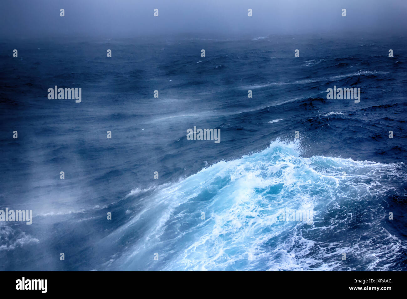 turbulent waves of Pacific ocean. Dead swell Stock Photo - Alamy