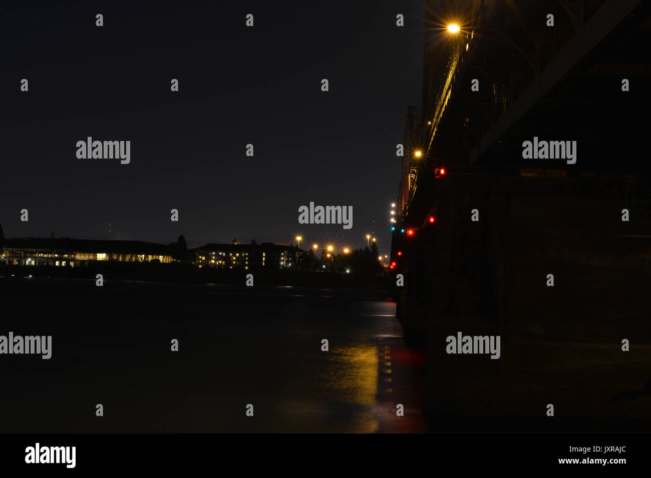 Bridge night sky hi-res stock photography and images - Alamy