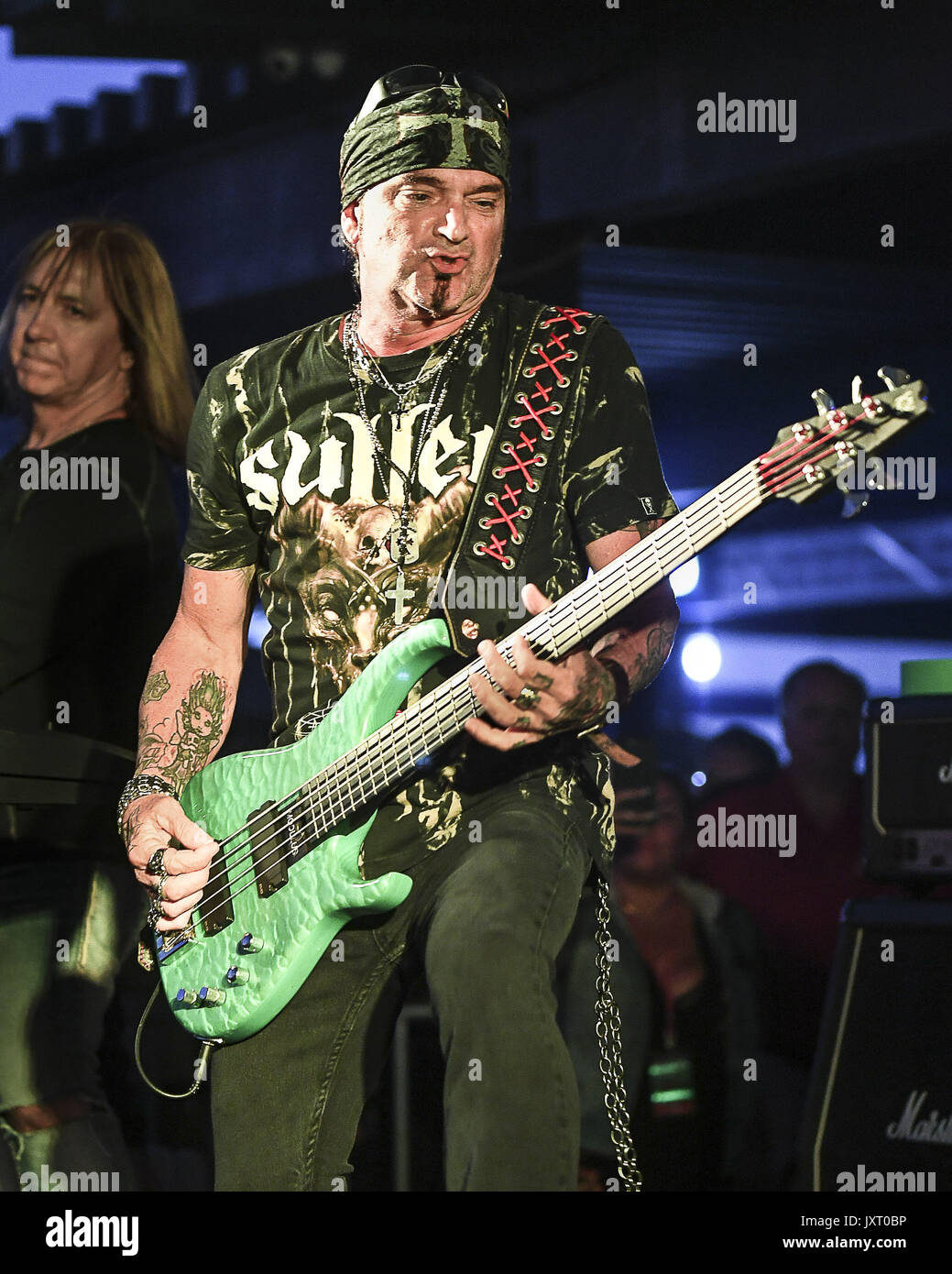 Fullcircle hi-res stock photography and images - Alamy