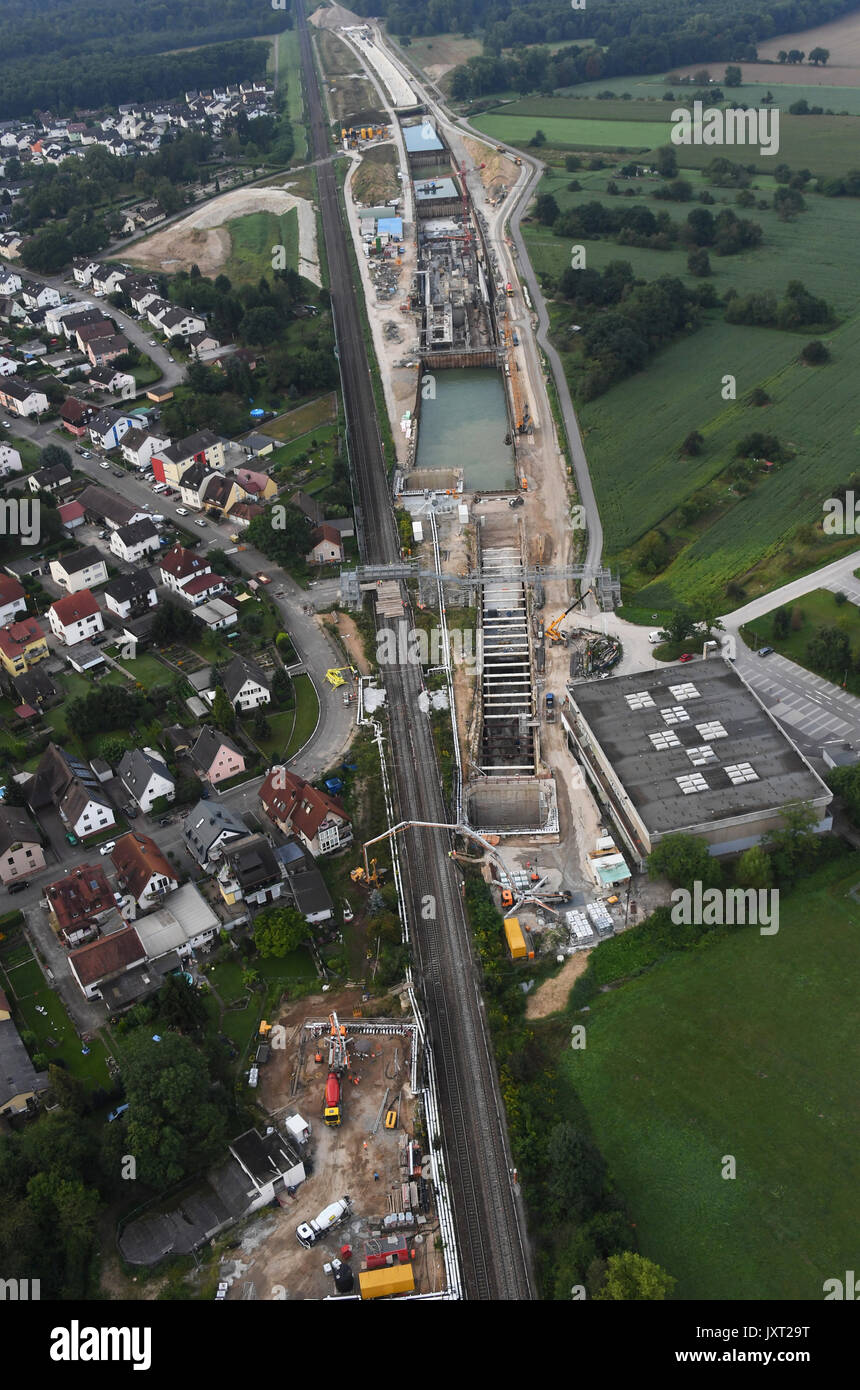 Sagging rail hi-res stock photography and images - Alamy