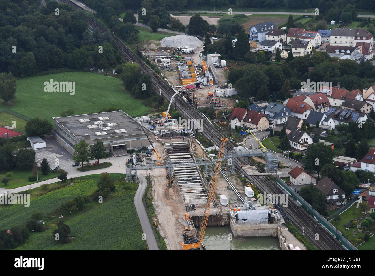 Sagging rail hi-res stock photography and images - Alamy