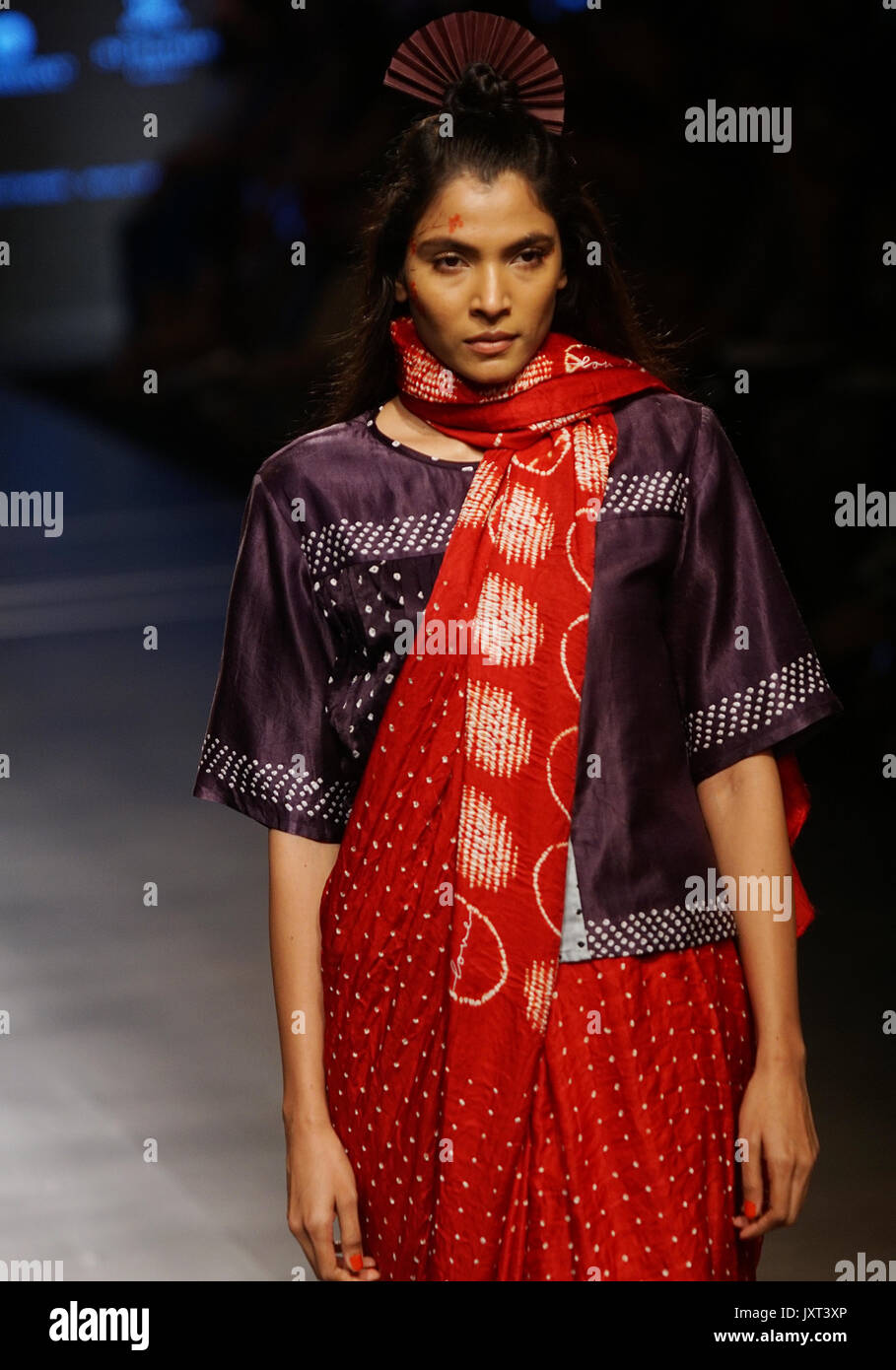 Mumbai, India. 17th Aug, 2017. Models walk the ramp for Parampora ...