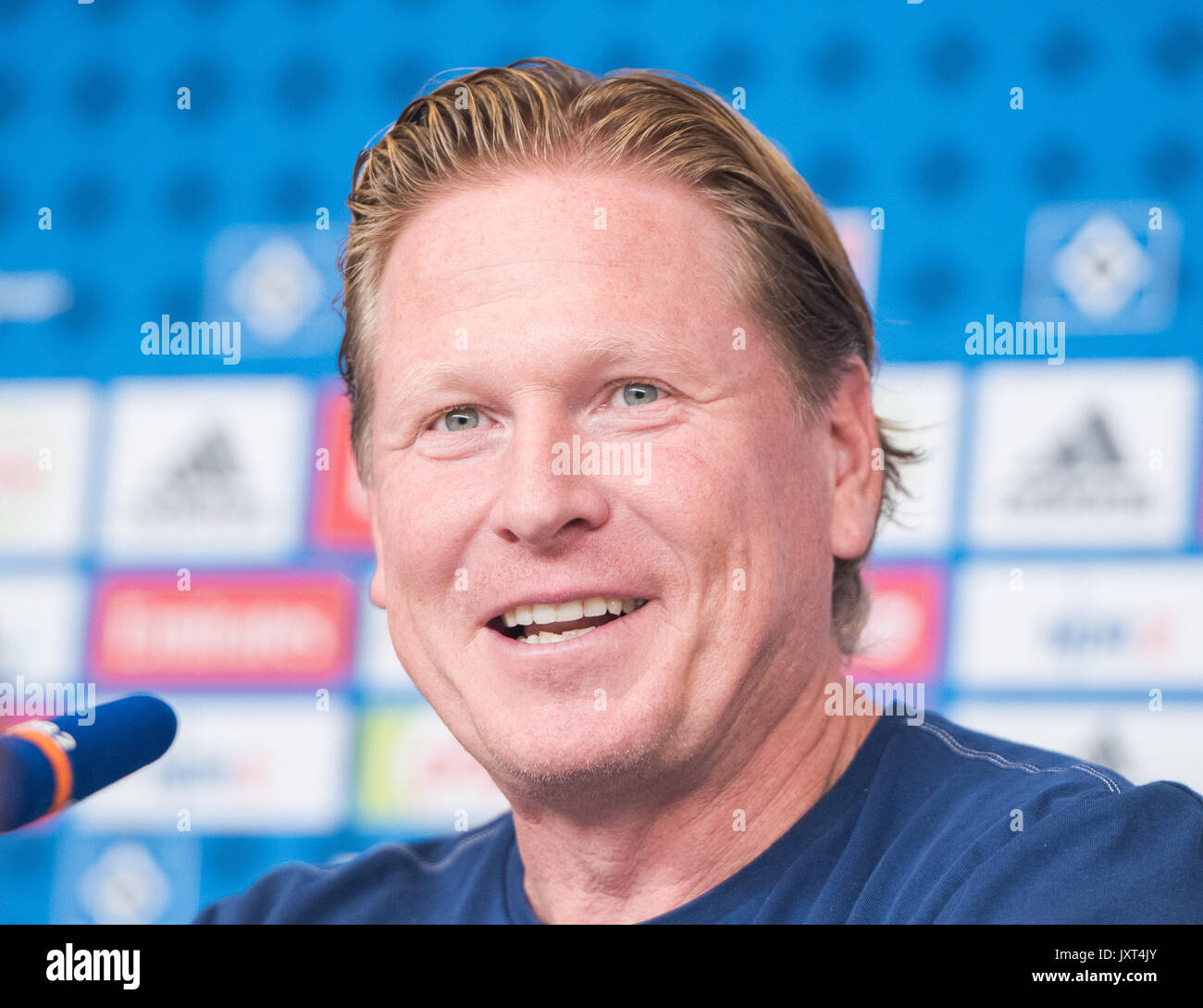Hamburg, Germany. 17th Aug, 2017. Markus Gisdol, coach of the soccer ...