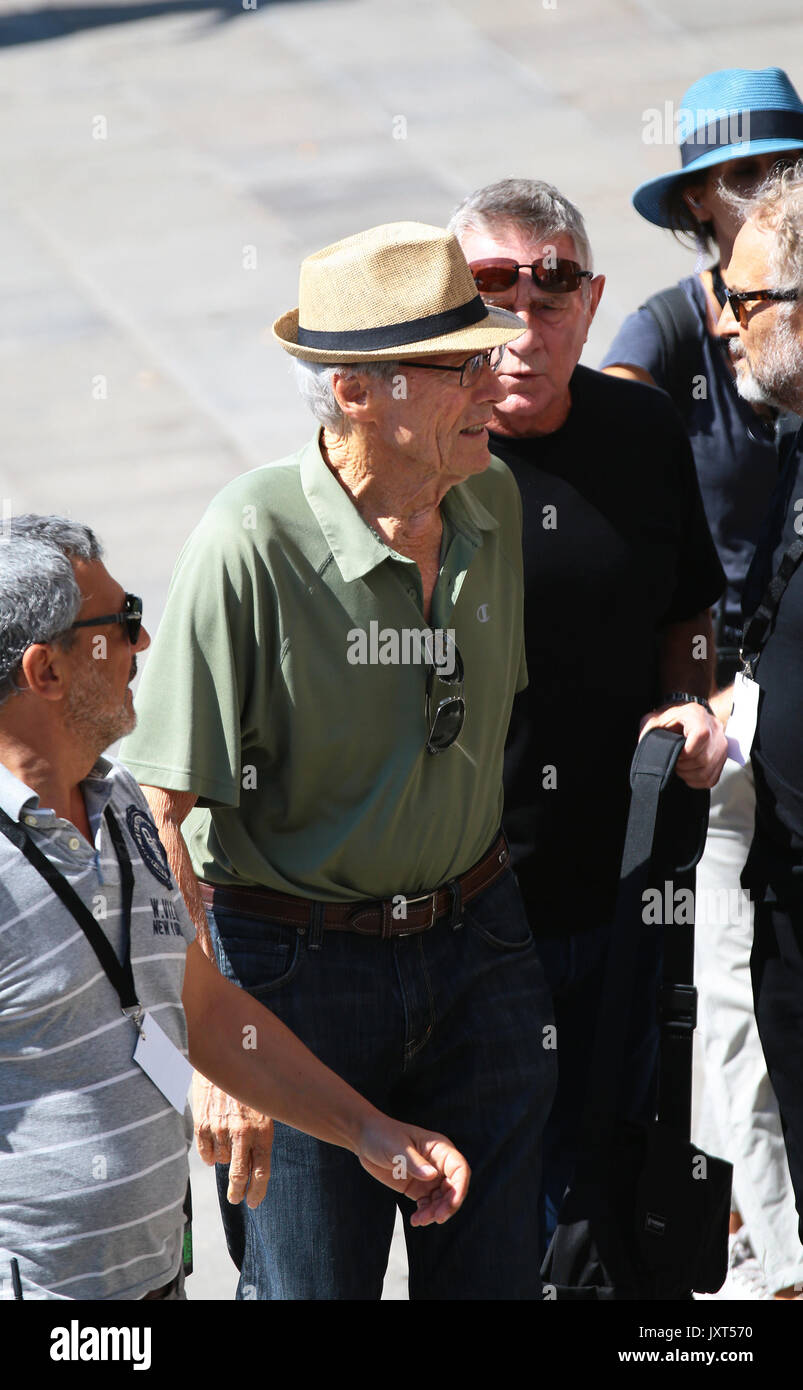 Train on bridge book hi-res stock photography and images - Alamy