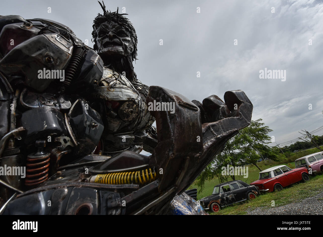 Ang Thong. 17th Aug, 2017. Photo taken on Aug. 17, 2017 shows a robot ...