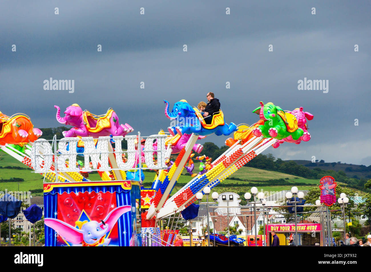 Dumbo the flying elephant hi-res stock photography and images - Alamy
