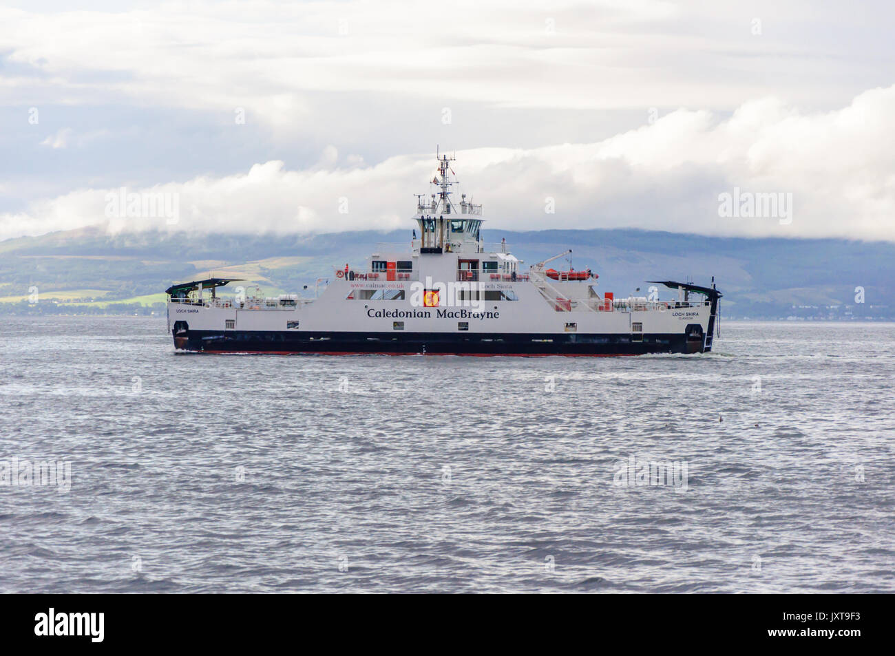Largs, Scotland, UK. 17th August, 2017. UK Weather: The Calmac ferry ...