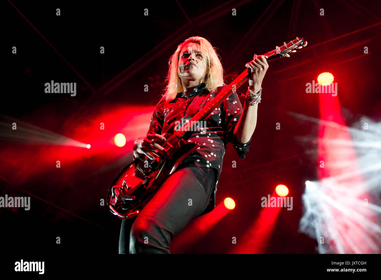 Vv singer hi-res stock photography and images - Alamy