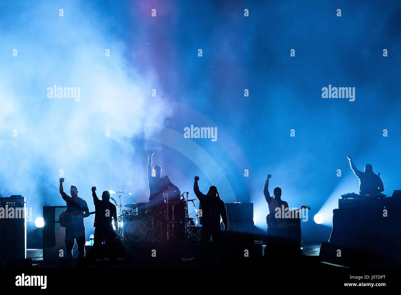 Heavy metal concert stage view hi-res stock photography and images - Alamy
