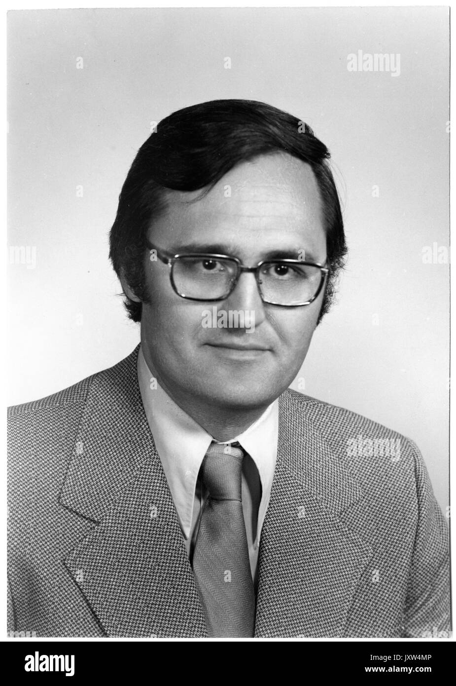 John William Bloom, Portrait photograph, Chest up, Full face, c 30 ...