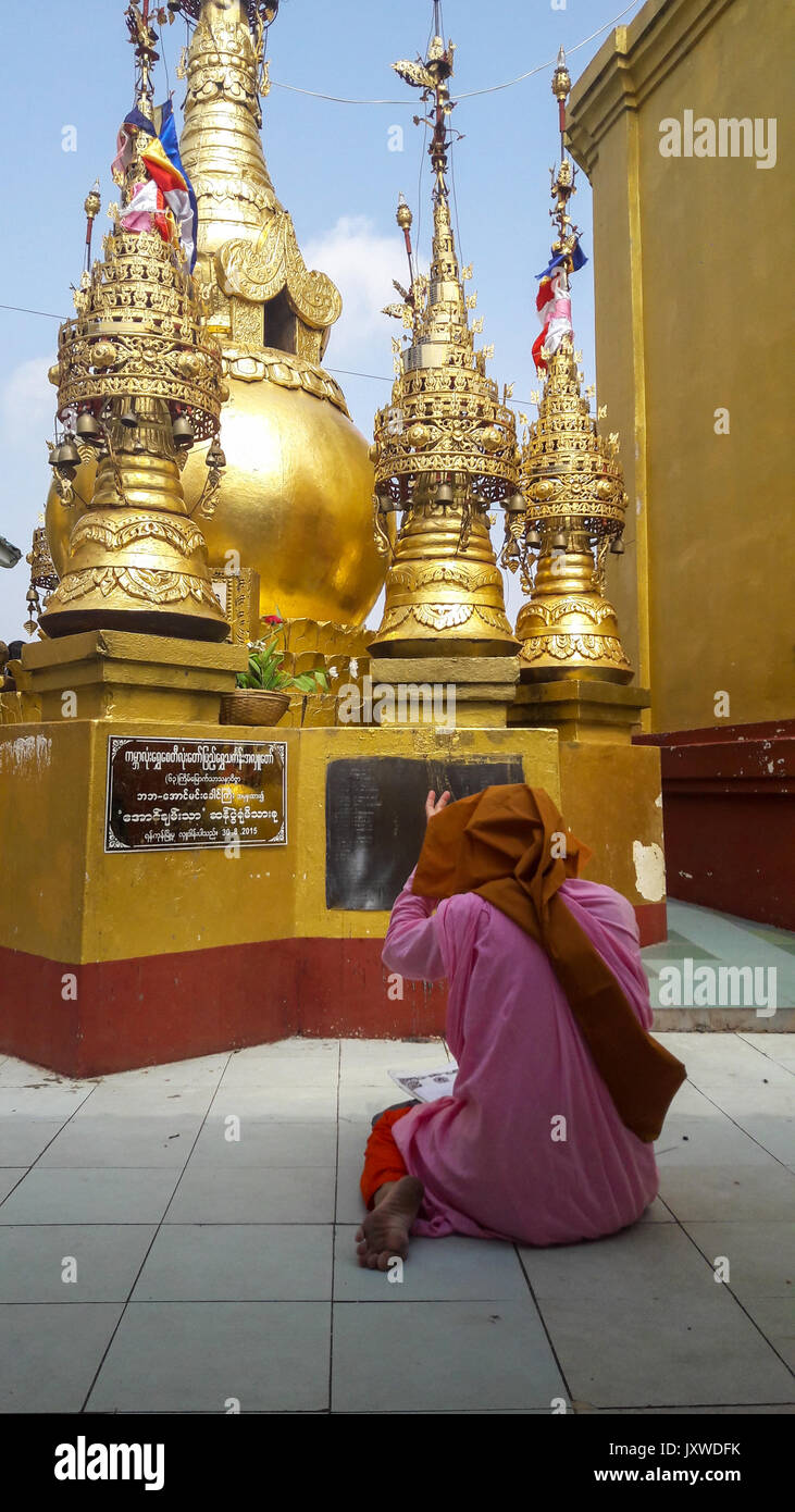 Mount Popa - Myanmar Stock Photo - Alamy