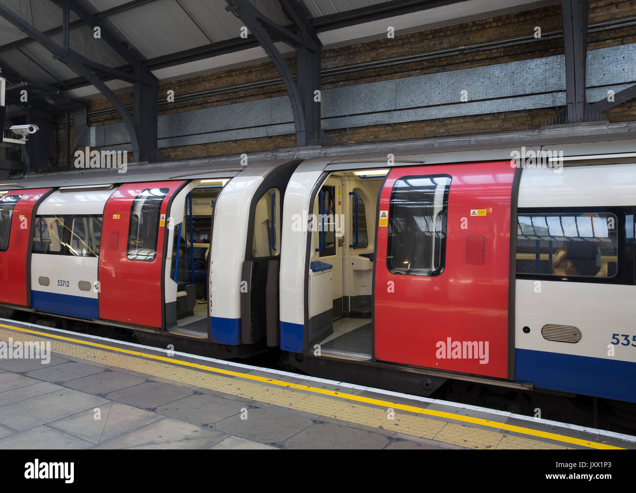 Morden underground hi-res stock photography and images - Alamy