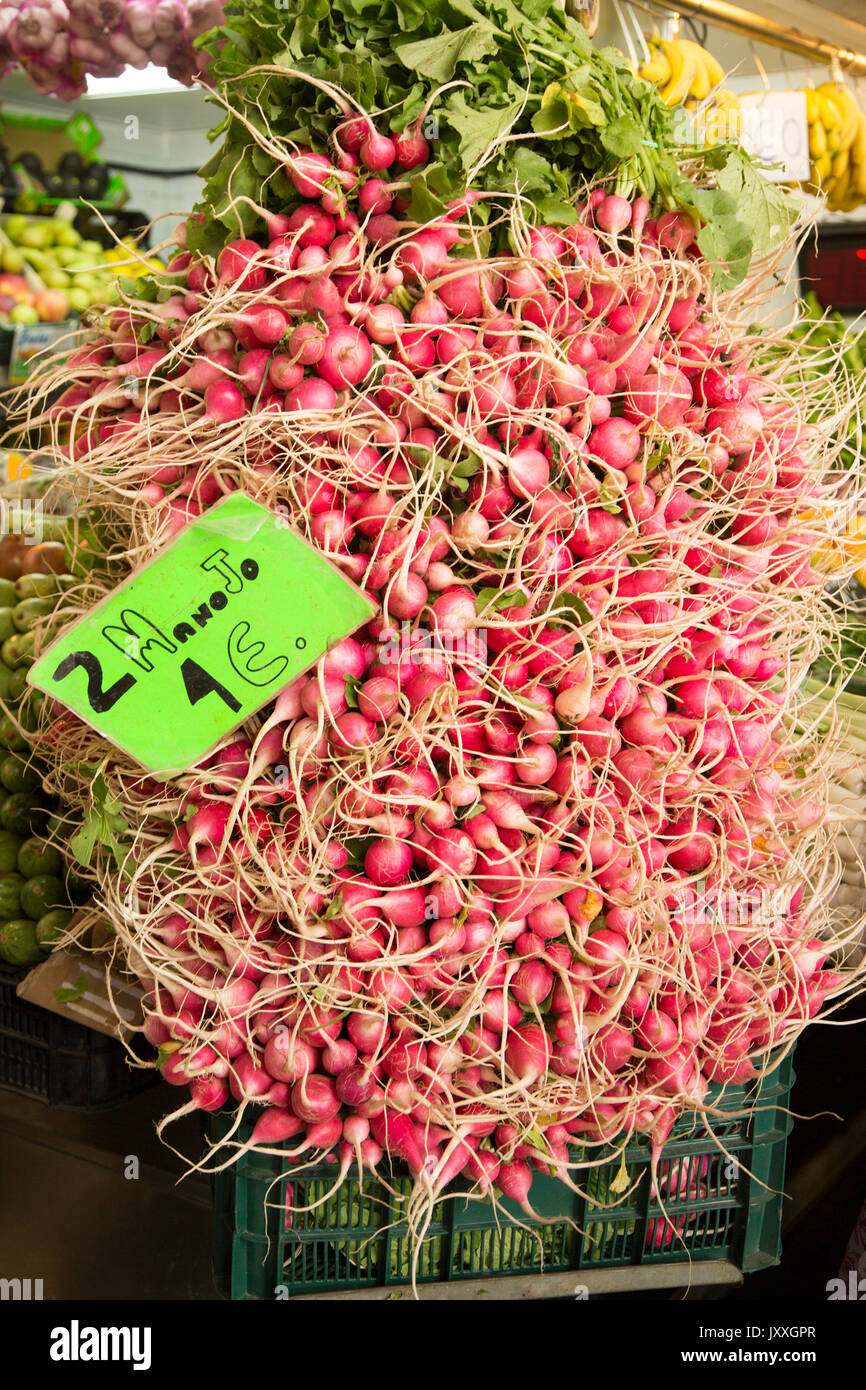 Large radishes hi-res stock photography and images - Alamy