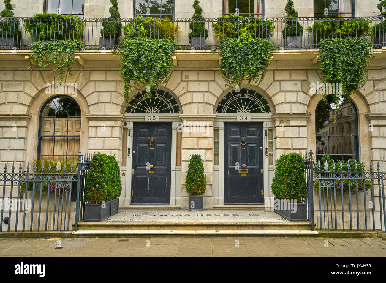 fitzroy square london Stock Photo - Alamy