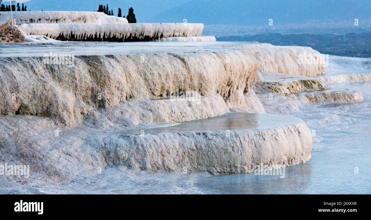 Calcium terraces of natural hot springs in Pamukkale, Turkey Stock ...