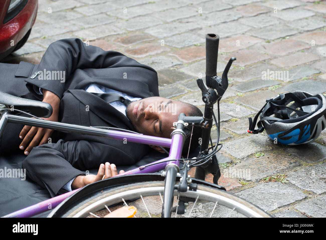 Cyclist suffering man hi-res stock photography and images - Alamy