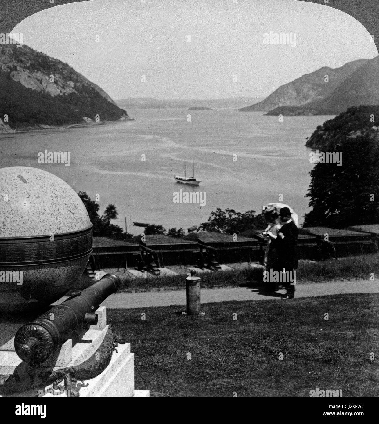 Aussicht auf Newburgh, von West Point, New York, aus gesehen, USA 1901 ...