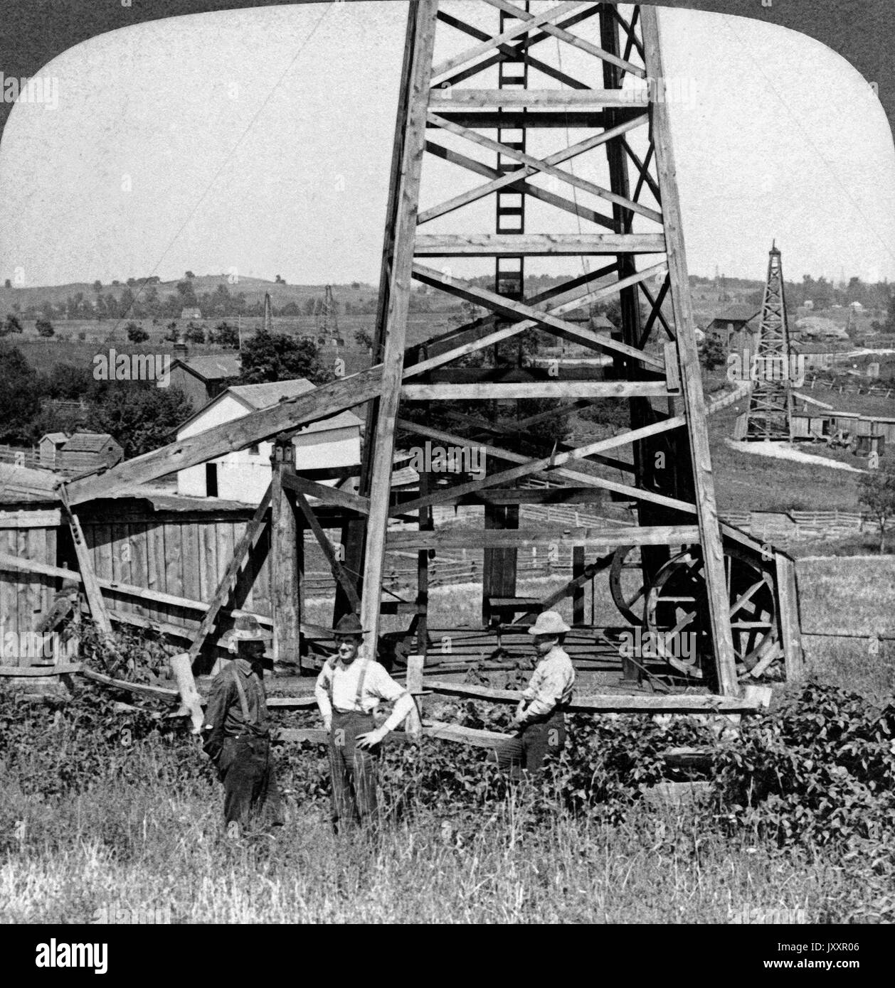 Oil wells pennsylvania hi-res stock photography and images - Alamy