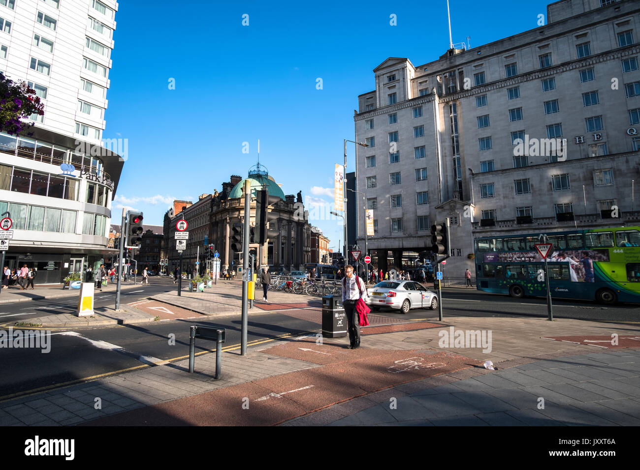 Some wonderful buildings, architecture and features around Leeds City ...