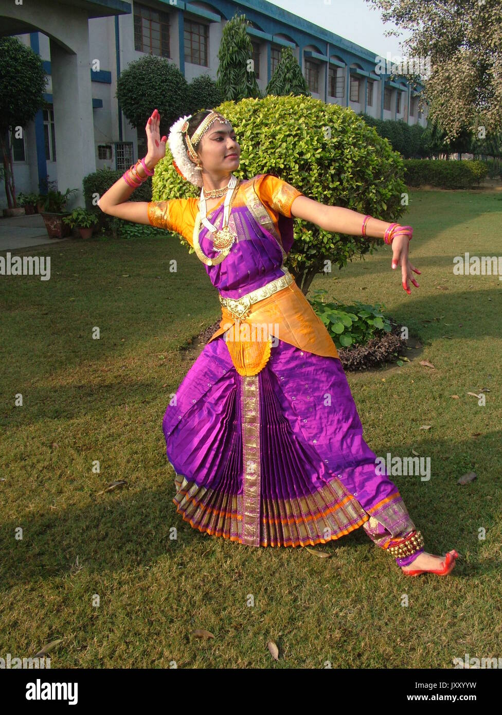 Bharatanatyam Classical Dance, Girl performing Bharatanatyam classical ...