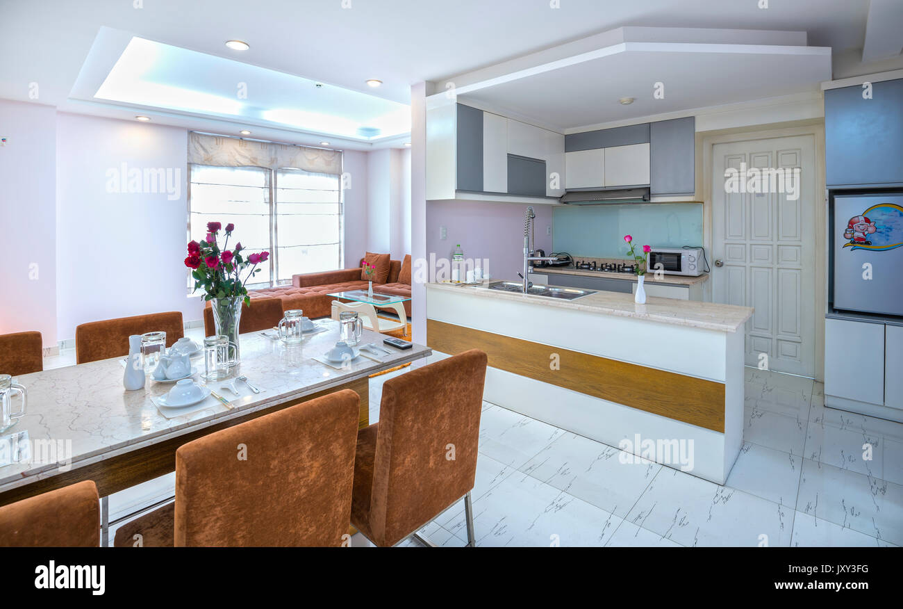 Modern kitchen amenities hi-res stock photography and images - Alamy