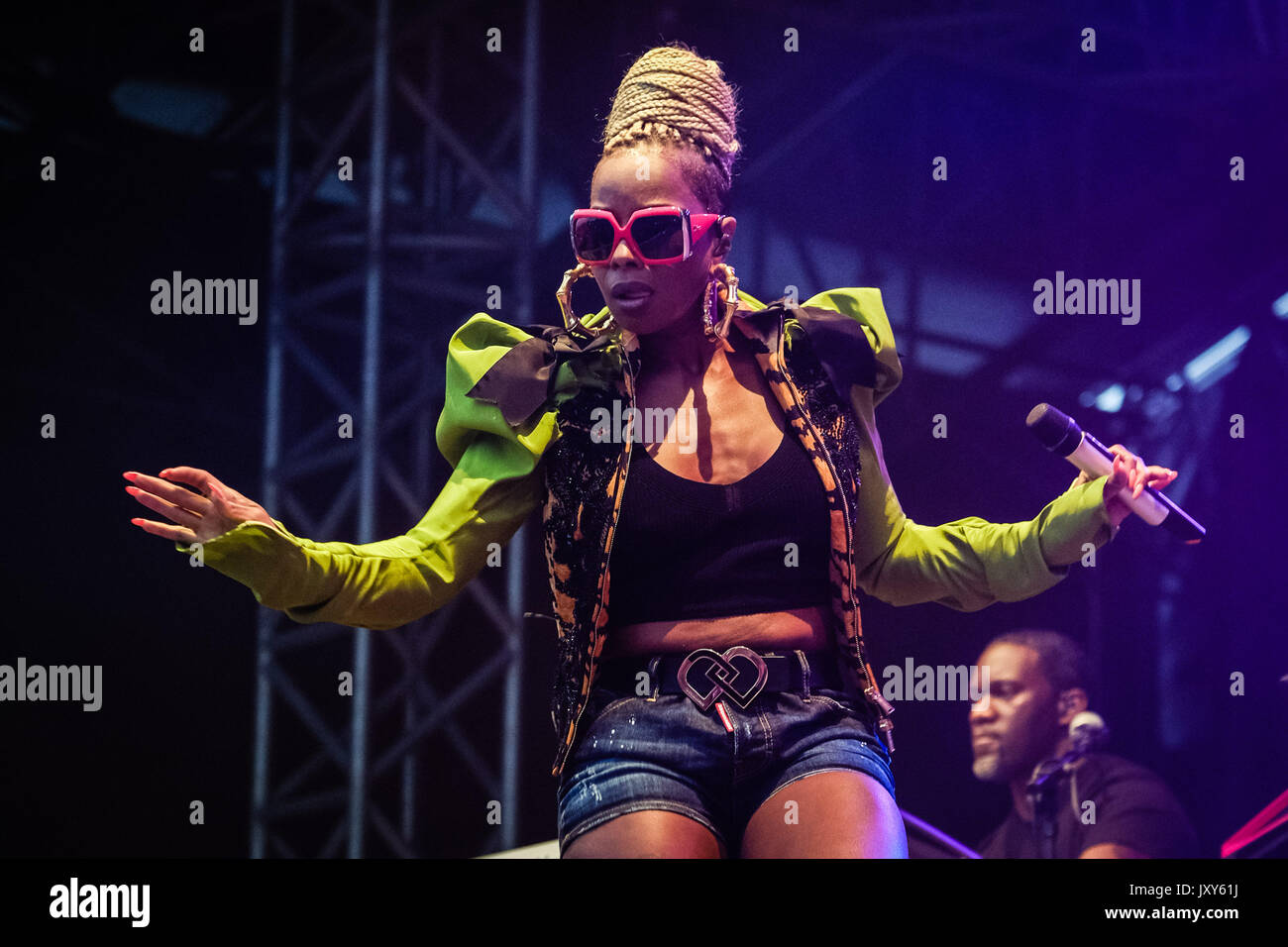 American actress model singer hi-res stock photography and images - Alamy