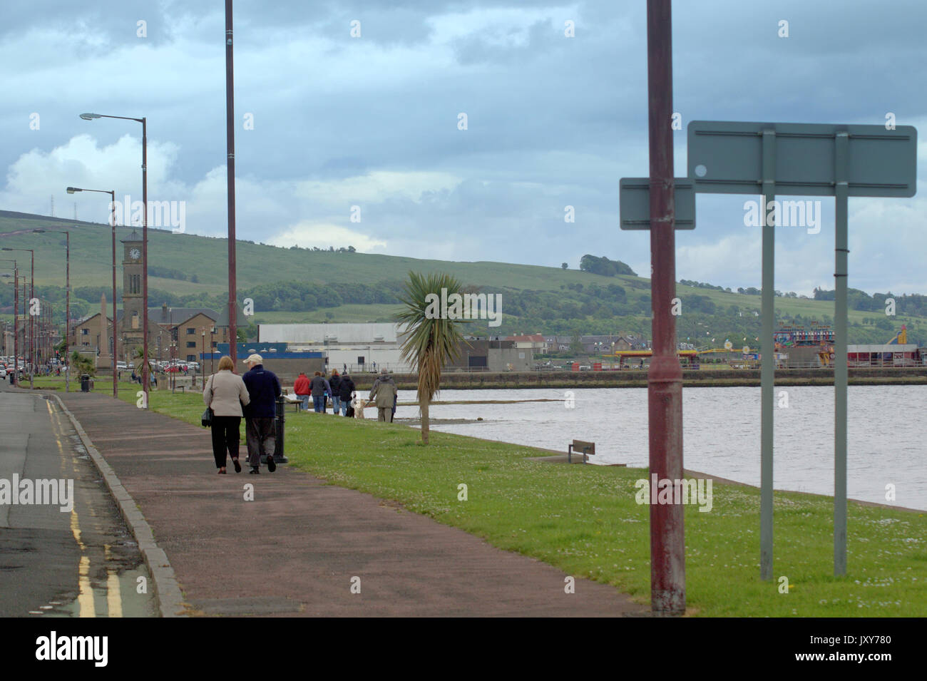 Helensburgh town boardwalk or seafront walk to pier Stock Photo - Alamy