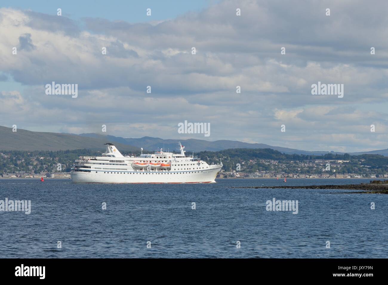 River past hi-res stock photography and images - Alamy