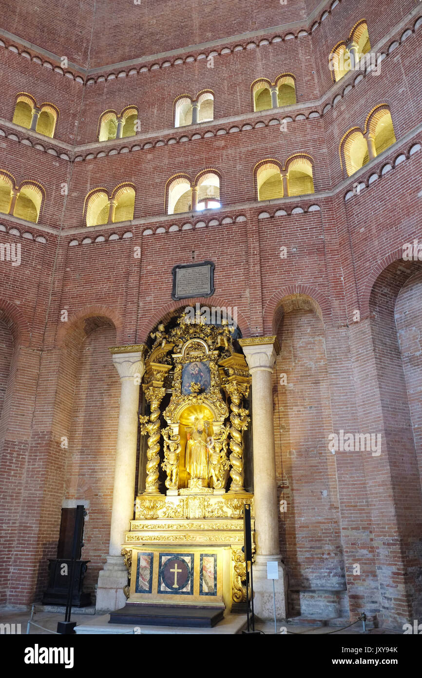 Italy: the altar of San Biagio (Saint Blaise) in the Baptistery of ...