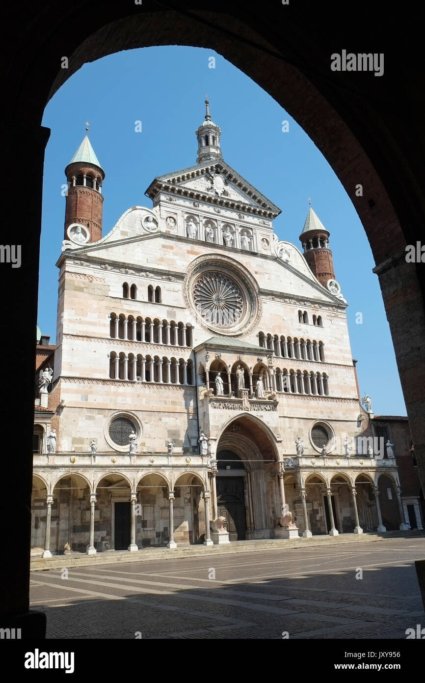 Italy: Cathedral of Cremona, in Lombardy, Po Plain Stock Photo - Alamy