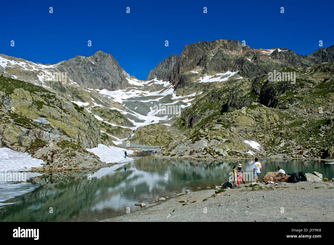 Mont blanc alps lake chamonix lakes hi-res stock photography and images ...
