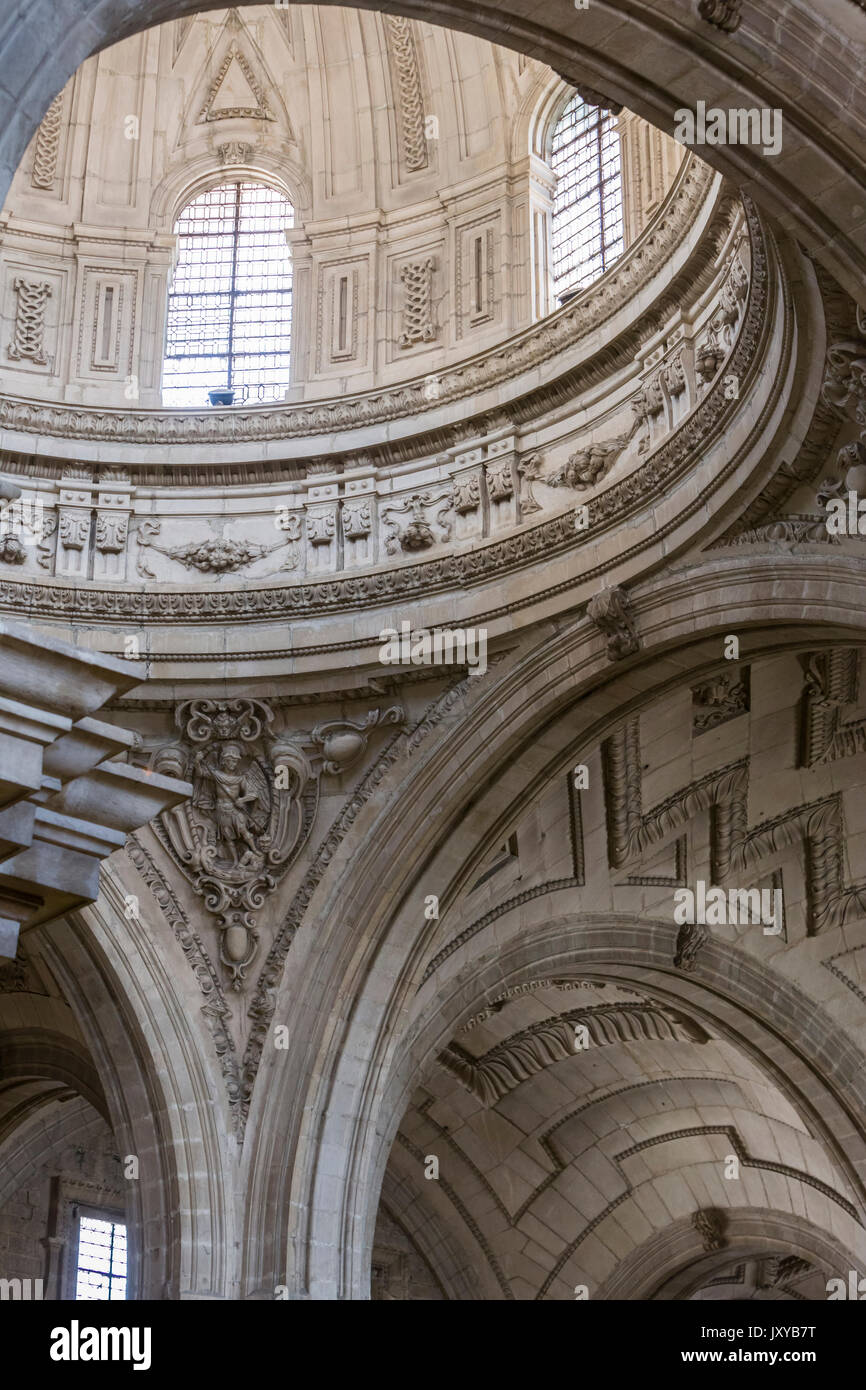 Central nave inside famous hi-res stock photography and images - Alamy