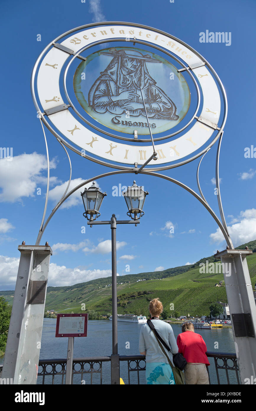 Bernkastel kues moselle bridge hi-res stock photography and images - Alamy