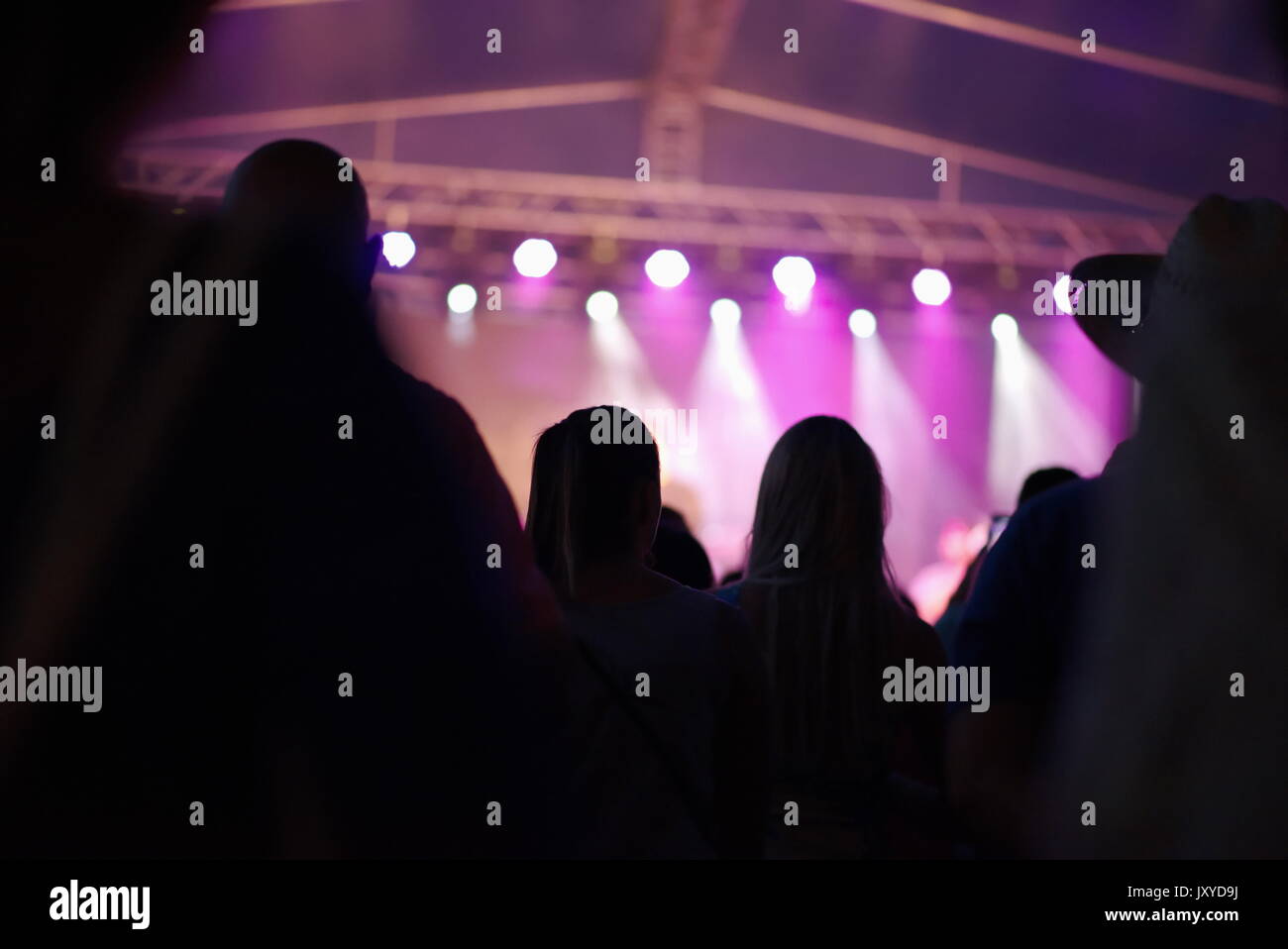 Audience back view concert people hi-res stock photography and images ...