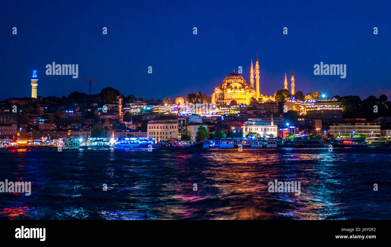 istanbul mosque in the night turkey Stock Photo - Alamy