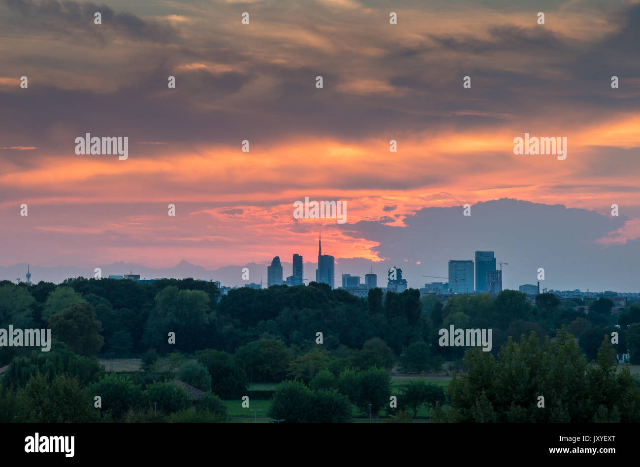 Porta nuova milano sunset hi-res stock photography and images - Alamy